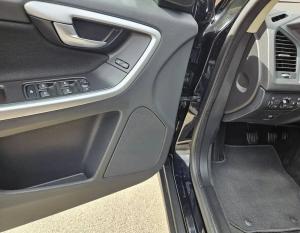 Melns Volvo XC60 2011 Jēkabpils, ar dzinēja tilpumu 2.40 L un nobraukumu 308 tūkst. km par 8400 €, foto 24 vietnē AUTOMOTO.COM.LV