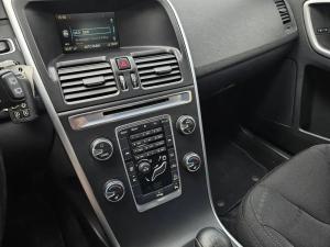 Melns Volvo XC60 2011 Jēkabpils, ar dzinēja tilpumu 2.40 L un nobraukumu 308 tūkst. km par 8400 €, foto 27 vietnē AUTOMOTO.COM.LV