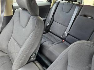Melns Volvo XC60 2011 Jēkabpils, ar dzinēja tilpumu 2.40 L un nobraukumu 308 tūkst. km par 8400 €, foto 28 vietnē AUTOMOTO.COM.LV