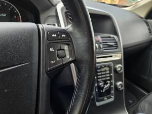 Melns Volvo XC60 2011 Jēkabpils, ar dzinēja tilpumu 2.40 L un nobraukumu 308 tūkst. km par 8400 €, foto 31 vietnē AUTOMOTO.COM.LV
