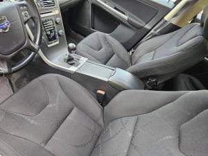 Melns Volvo XC60 2011 Jēkabpils, ar dzinēja tilpumu 2.40 L un nobraukumu 308 tūkst. km par 8400 €, foto 32 vietnē AUTOMOTO.COM.LV