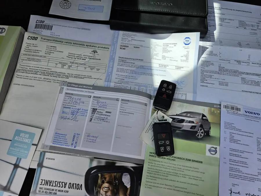 Melns Volvo XC60 2011 Jēkabpils, ar dzinēja tilpumu 2.40 L un nobraukumu 308 tūkst. km par 8400 €, foto 33 vietnē AUTOMOTO.COM.LV