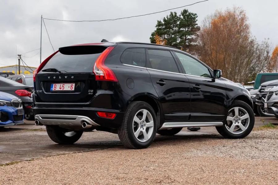 Melns Volvo XC60 2011 Rīga, ar dzinēja tilpumu 2.40 L un nobraukumu 222 tūkst. km par 10995 €, foto 5 vietnē AUTOMOTO.COM.LV