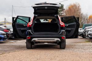Melns Volvo XC60 2011 Rīga, ar dzinēja tilpumu 2.40 L un nobraukumu 222 tūkst. km par 10995 €, foto 6 vietnē AUTOMOTO.COM.LV