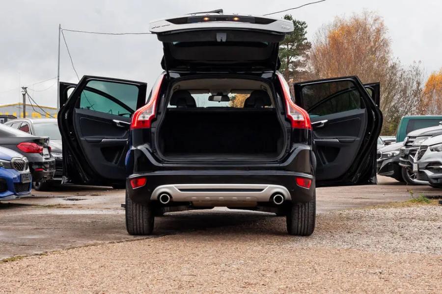 Melns Volvo XC60 2011 Rīga, ar dzinēja tilpumu 2.40 L un nobraukumu 222 tūkst. km par 10995 €, foto 6 vietnē AUTOMOTO.COM.LV