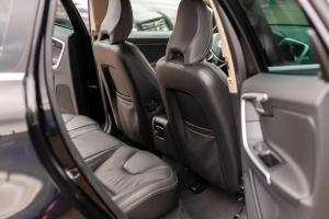 Melns Volvo XC60 2011 Rīga, ar dzinēja tilpumu 2.40 L un nobraukumu 222 tūkst. km par 10995 €, foto 8 vietnē AUTOMOTO.COM.LV