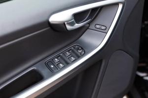 Melns Volvo XC60 2011 Rīga, ar dzinēja tilpumu 2.40 L un nobraukumu 222 tūkst. km par 10995 €, foto 16 vietnē AUTOMOTO.COM.LV