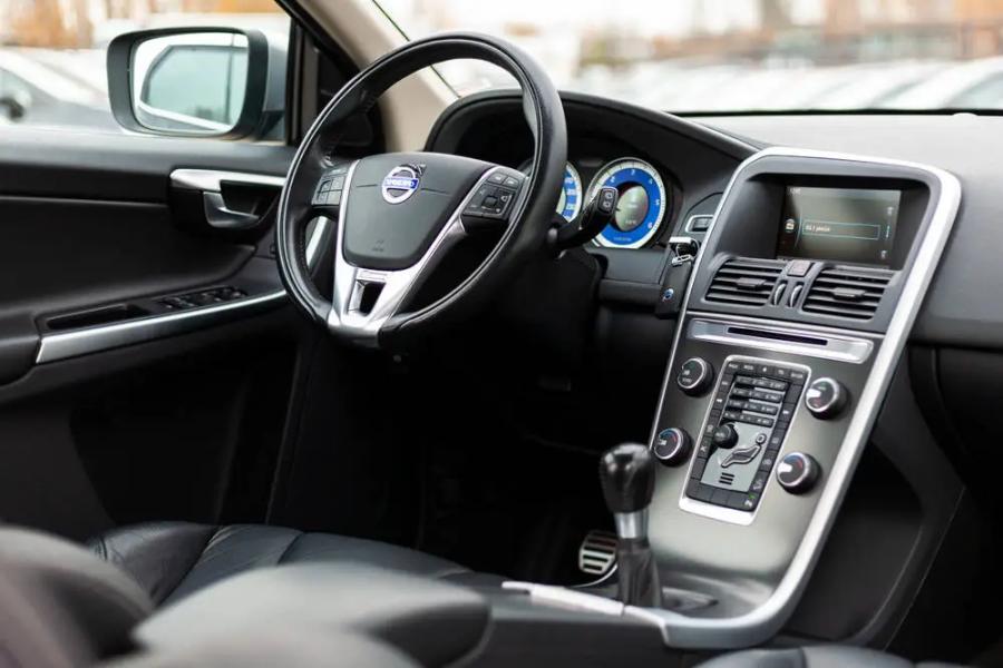 Melns Volvo XC60 2011 Rīga, ar dzinēja tilpumu 2.40 L un nobraukumu 222 tūkst. km par 10995 €, foto 20 vietnē AUTOMOTO.COM.LV