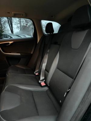 Black Volvo XC60 2011 in Riga, with an engine capacity of 2.40 L and mileage of 266 thousand km for 9399 €, photo 10 on AUTOMOTO.COM.LV