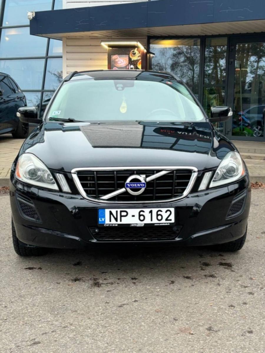 Black Volvo XC60 2011 in Riga, with an engine capacity of 2.40 L and mileage of 266 thousand km for 9399 €, photo 17 on AUTOMOTO.COM.LV