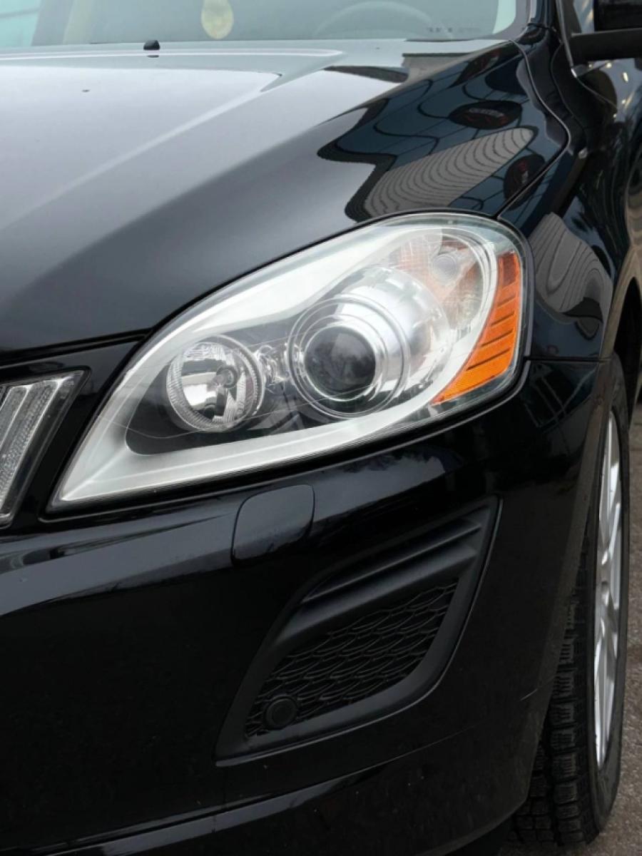 Black Volvo XC60 2011 in Riga, with an engine capacity of 2.40 L and mileage of 266 thousand km for 9399 €, photo 18 on AUTOMOTO.COM.LV