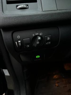 Black Volvo XC60 2011 in Riga, with an engine capacity of 2.40 L and mileage of 266 thousand km for 9399 €, photo 20 on AUTOMOTO.COM.LV