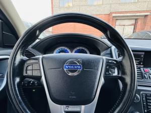 Melns Volvo XC60 2011 Rīga, ar dzinēja tilpumu 2.40 L un nobraukumu 266 tūkst. km par 10900 €, foto 19 vietnē AUTOMOTO.COM.LV