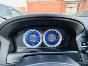 Melns Volvo XC60 2011 Rīga, ar dzinēja tilpumu 2.40 L un nobraukumu 266 tūkst. km par 10900 €, foto 20 vietnē AUTOMOTO.COM.LV