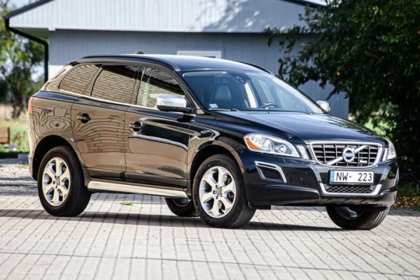 Melns Volvo XC60 2011 Rīga, ar dzinēja tilpumu 2.40 L un nobraukumu 245 tūkst. km par 9790 €, foto 2 vietnē AUTOMOTO.COM.LV