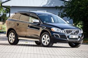 Black Volvo XC60 2011 in Riga, with an engine capacity of 2.40 L and mileage of 245 thousand km for 9790 €, photo 3 on AUTOMOTO.COM.LV