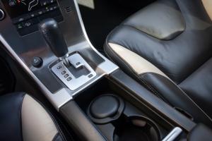 Black Volvo XC60 2011 in Riga, with an engine capacity of 2.40 L and mileage of 245 thousand km for 9790 €, photo 28 on AUTOMOTO.COM.LV