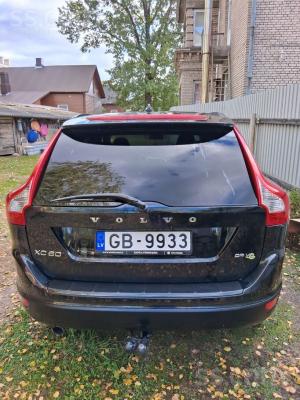 Black Volvo XC60 2011 in Rezekne, with an engine capacity of 2.00 L and mileage of 337 thousand km for 5900 €, photo 4 on AUTOMOTO.COM.LV