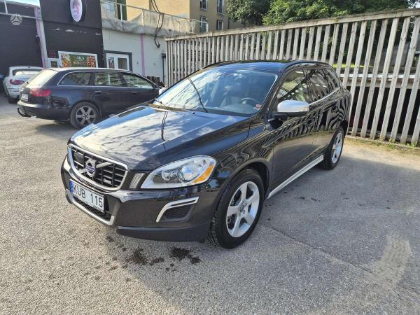 Black Volvo XC60 2011 in Vilnius, with an engine capacity of 2.40 L and mileage of 290 thousand km for 10000 €, photo 1 on AUTOMOTO.COM.LV