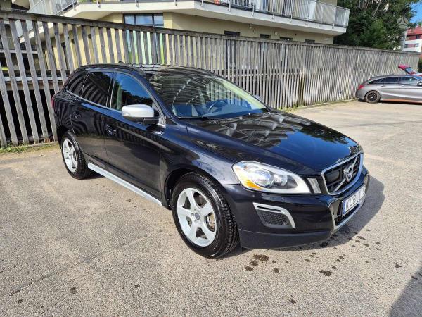 Black Volvo XC60 2011 in Vilnius, with an engine capacity of 2.40 L and mileage of 290 thousand km for 10000 €, photo 2 on AUTOMOTO.COM.LV