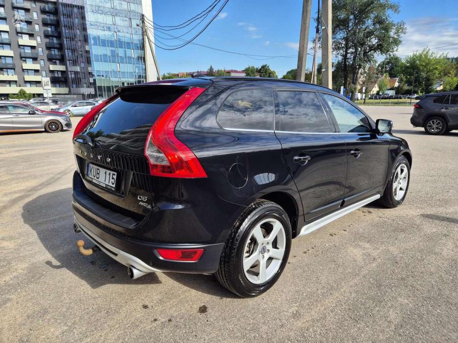 Melns Volvo XC60 2011 Viļņa, ar dzinēja tilpumu 2.40 L un nobraukumu 290 tūkst. km par 10000 €, foto 4 vietnē AUTOMOTO.COM.LV