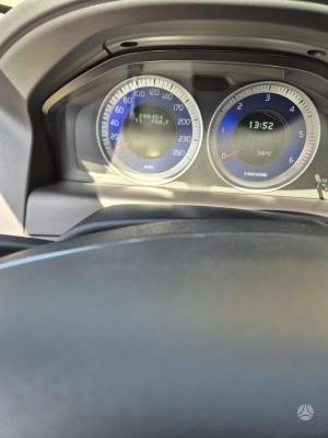 Melns Volvo XC60 2011 Viļņa, ar dzinēja tilpumu 2.40 L un nobraukumu 290 tūkst. km par 10000 €, foto 10 vietnē AUTOMOTO.COM.LV