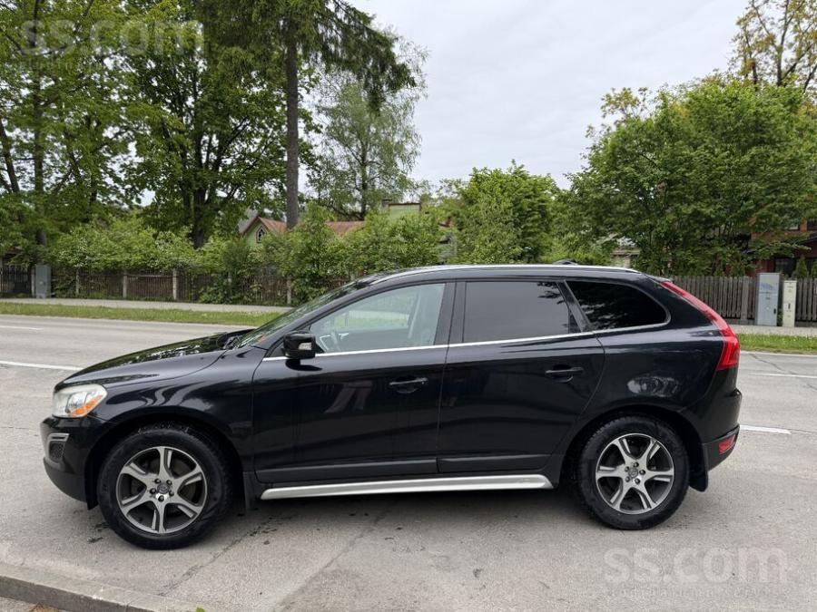 Melns Volvo XC60 2011 Rīga, ar dzinēja tilpumu 2.40 L un nobraukumu 226 tūkst. km par 9800 €, foto 1 vietnē AUTOMOTO.COM.LV