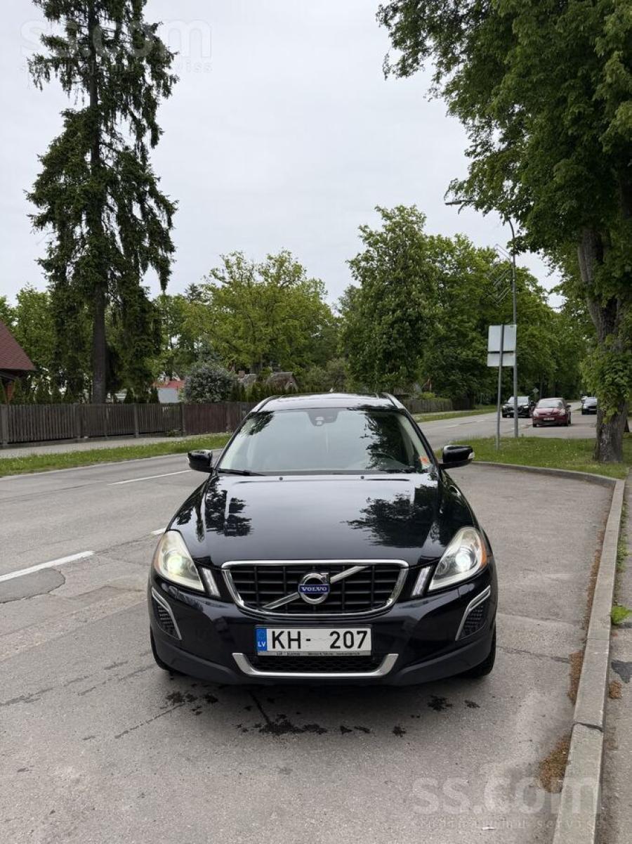 Melns Volvo XC60 2011 Rīga, ar dzinēja tilpumu 2.40 L un nobraukumu 226 tūkst. km par 9800 €, foto 3 vietnē AUTOMOTO.COM.LV