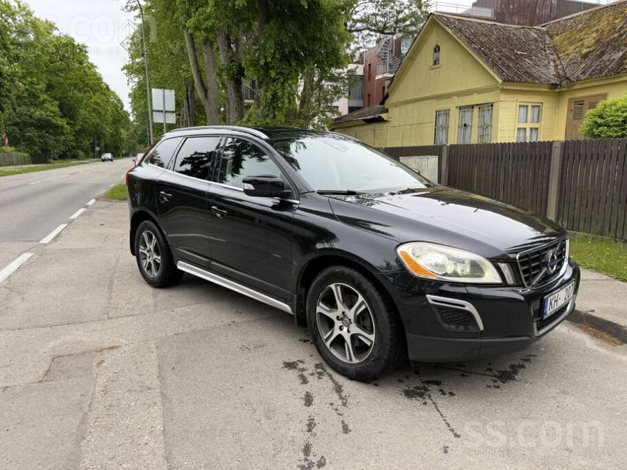 Melns Volvo XC60 2011 Rīga, ar dzinēja tilpumu 2.40 L un nobraukumu 226 tūkst. km par 9800 €, foto 4 vietnē AUTOMOTO.COM.LV