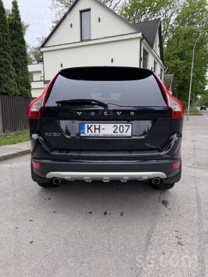 Melns Volvo XC60 2011 Rīga, ar dzinēja tilpumu 2.40 L un nobraukumu 226 tūkst. km par 9800 €, foto 5 vietnē AUTOMOTO.COM.LV