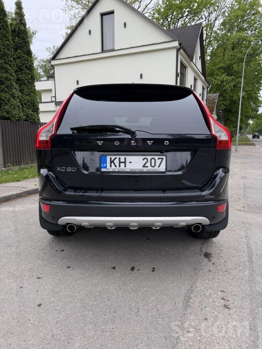Melns Volvo XC60 2011 Rīga, ar dzinēja tilpumu 2.40 L un nobraukumu 226 tūkst. km par 9800 €, foto 5 vietnē AUTOMOTO.COM.LV