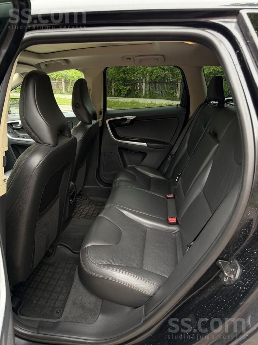 Melns Volvo XC60 2011 Rīga, ar dzinēja tilpumu 2.40 L un nobraukumu 226 tūkst. km par 9800 €, foto 7 vietnē AUTOMOTO.COM.LV