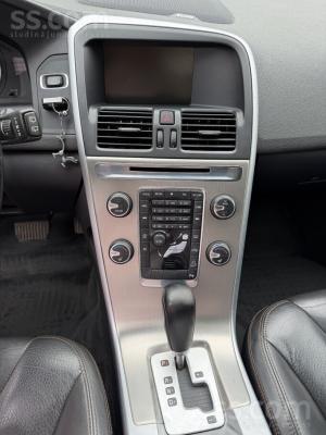 Melns Volvo XC60 2011 Rīga, ar dzinēja tilpumu 2.40 L un nobraukumu 226 tūkst. km par 9800 €, foto 8 vietnē AUTOMOTO.COM.LV