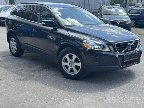 Black Volvo XC60 2011 in Riga, with an engine capacity of 2.00 L and mileage of 207 thousand km for 7950 €, photo 3 on AUTOMOTO.COM.LV