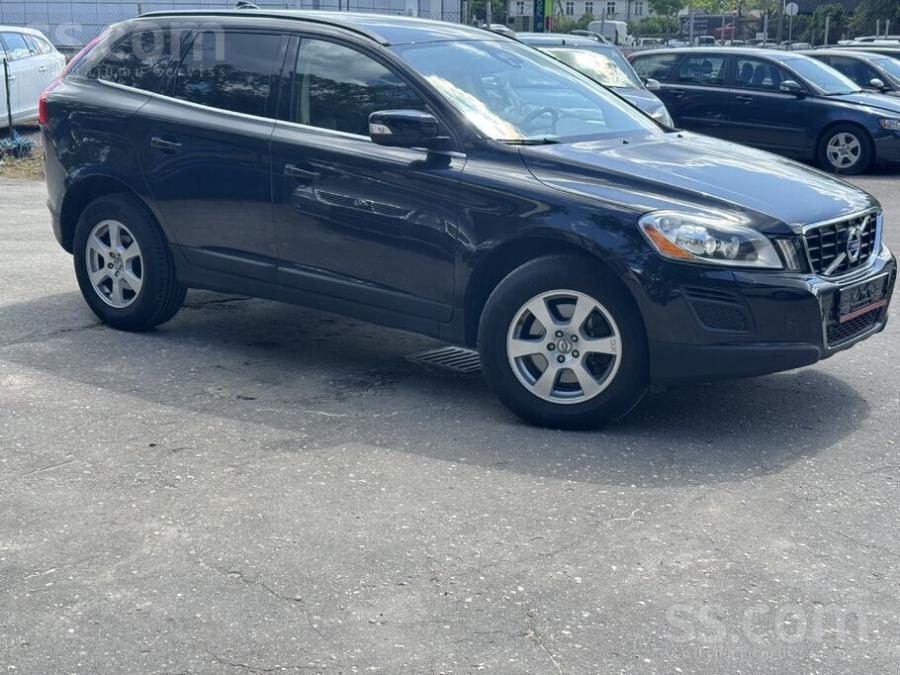 Melns Volvo XC60 2011 Rīga, ar dzinēja tilpumu 2.00 L un nobraukumu 207 tūkst. km par 7950 €, foto 5 vietnē AUTOMOTO.COM.LV