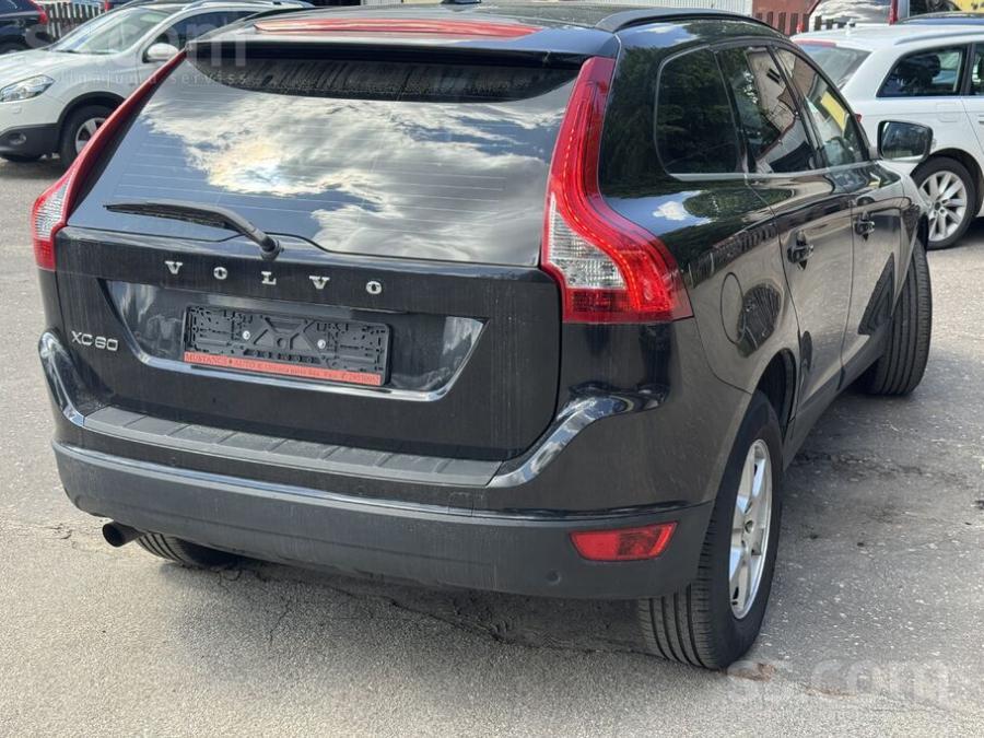 Melns Volvo XC60 2011 Rīga, ar dzinēja tilpumu 2.00 L un nobraukumu 207 tūkst. km par 7950 €, foto 8 vietnē AUTOMOTO.COM.LV