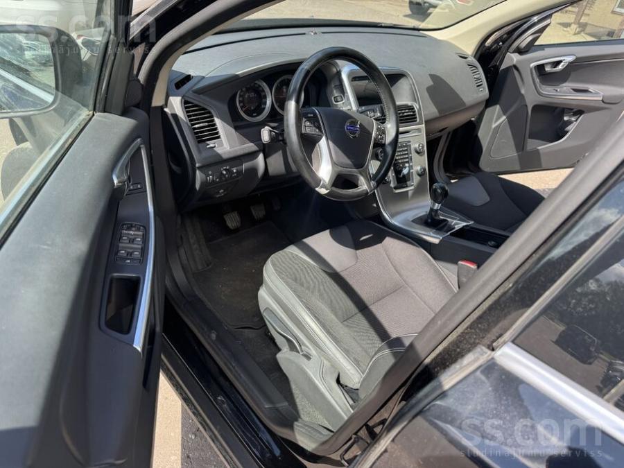 Melns Volvo XC60 2011 Rīga, ar dzinēja tilpumu 2.00 L un nobraukumu 207 tūkst. km par 7950 €, foto 13 vietnē AUTOMOTO.COM.LV