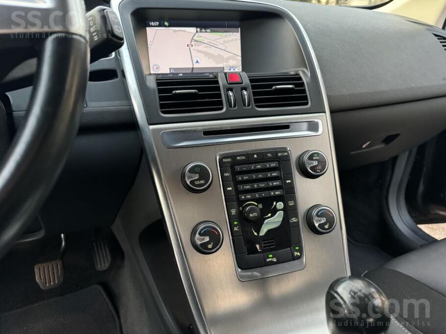 Melns Volvo XC60 2011 Rīga, ar dzinēja tilpumu 2.00 L un nobraukumu 207 tūkst. km par 7950 €, foto 16 vietnē AUTOMOTO.COM.LV