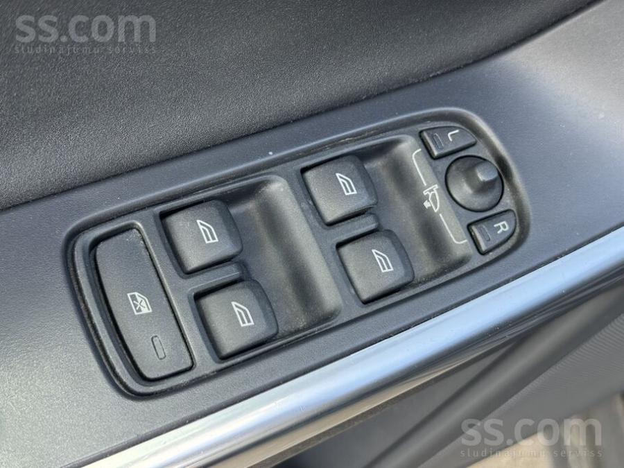 Melns Volvo XC60 2011 Rīga, ar dzinēja tilpumu 2.00 L un nobraukumu 207 tūkst. km par 7950 €, foto 17 vietnē AUTOMOTO.COM.LV