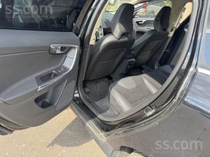 Melns Volvo XC60 2011 Rīga, ar dzinēja tilpumu 2.00 L un nobraukumu 207 tūkst. km par 7950 €, foto 22 vietnē AUTOMOTO.COM.LV