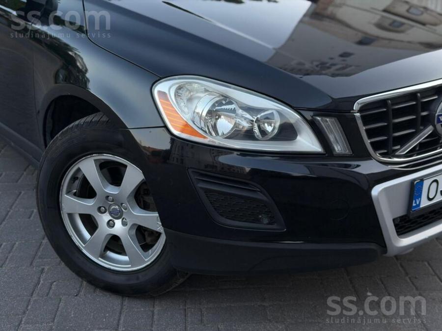 Melns Volvo XC60 2011 Jelgava, ar dzinēja tilpumu 2.00 L un nobraukumu 384 tūkst. km par 5500 €, foto 8 vietnē AUTOMOTO.COM.LV