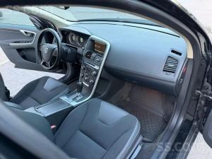 Melns Volvo XC60 2011 Jelgava, ar dzinēja tilpumu 2.00 L un nobraukumu 384 tūkst. km par 5500 €, foto 10 vietnē AUTOMOTO.COM.LV