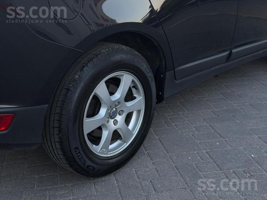 Melns Volvo XC60 2011 Jelgava, ar dzinēja tilpumu 2.00 L un nobraukumu 384 tūkst. km par 5500 €, foto 15 vietnē AUTOMOTO.COM.LV