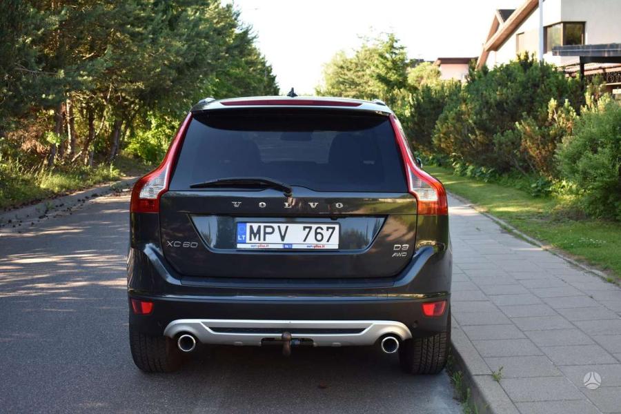 Melns Volvo XC60 2011 Viļņa, ar dzinēja tilpumu 2.40 L un nobraukumu 279 tūkst. km par 12000 €, foto 7 vietnē AUTOMOTO.COM.LV