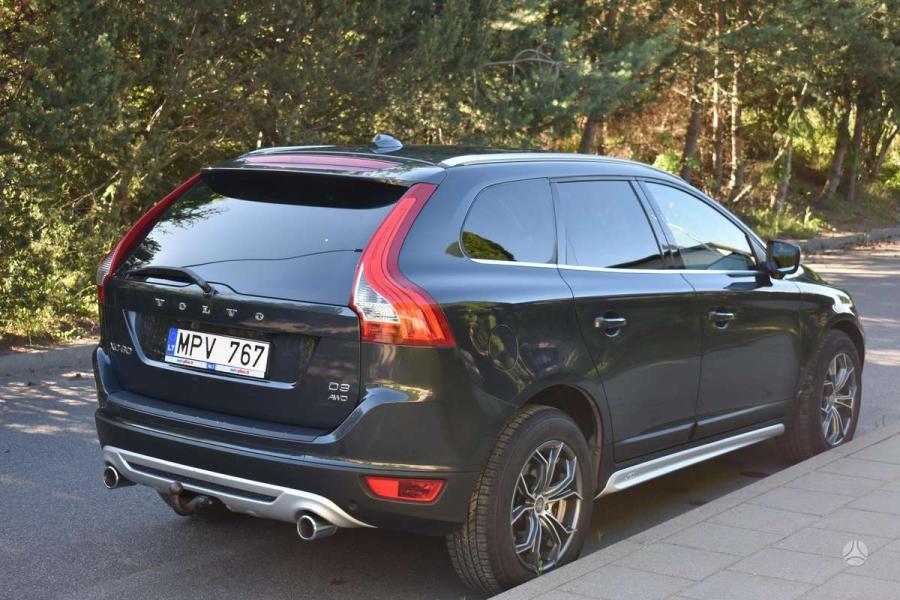 Melns Volvo XC60 2011 Viļņa, ar dzinēja tilpumu 2.40 L un nobraukumu 279 tūkst. km par 12000 €, foto 8 vietnē AUTOMOTO.COM.LV