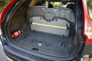 Melns Volvo XC60 2011 Viļņa, ar dzinēja tilpumu 2.40 L un nobraukumu 279 tūkst. km par 12000 €, foto 17 vietnē AUTOMOTO.COM.LV
