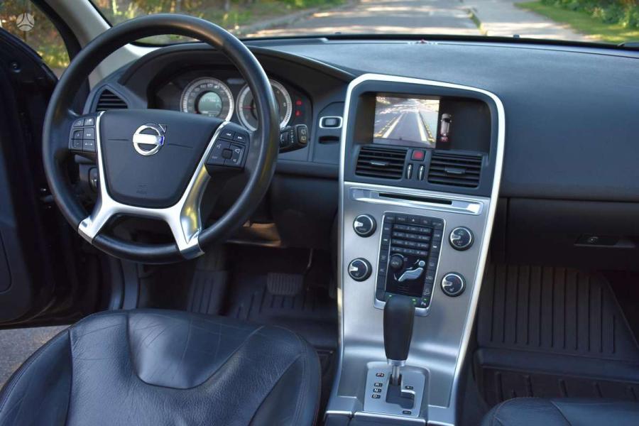 Melns Volvo XC60 2011 Viļņa, ar dzinēja tilpumu 2.40 L un nobraukumu 279 tūkst. km par 12000 €, foto 19 vietnē AUTOMOTO.COM.LV