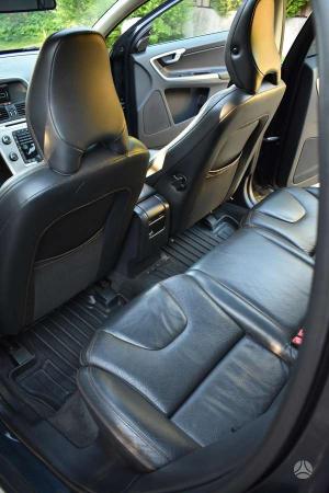 Melns Volvo XC60 2011 Viļņa, ar dzinēja tilpumu 2.40 L un nobraukumu 279 tūkst. km par 12000 €, foto 26 vietnē AUTOMOTO.COM.LV