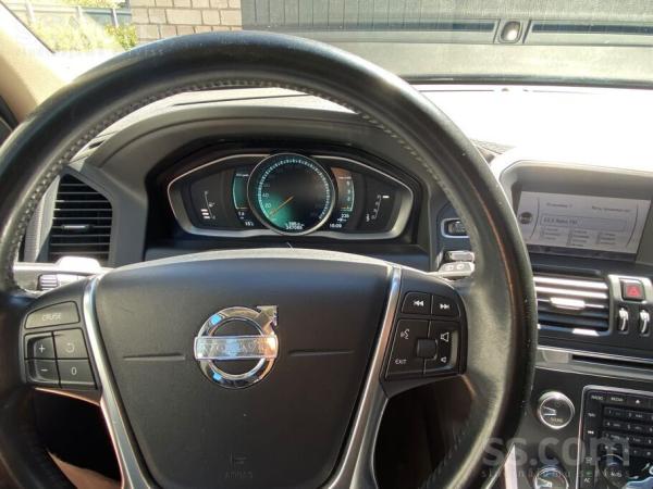 Melns Volvo XC60 2011 Liepāja, ar dzinēja tilpumu 2.40 L un nobraukumu 247 tūkst. km par 7600 €, foto 5 vietnē AUTOMOTO.COM.LV