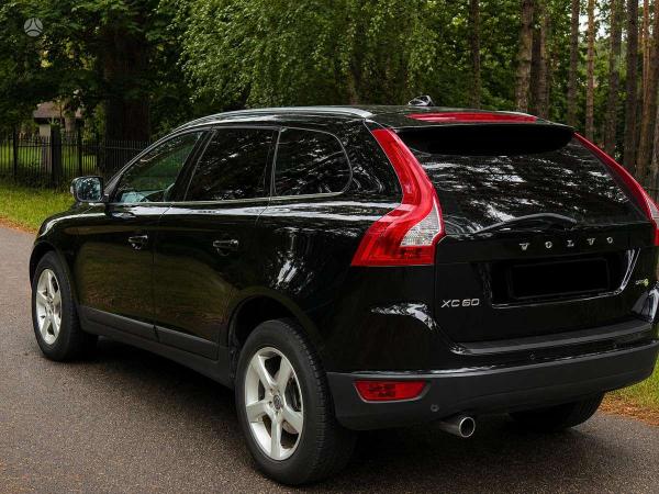 Melns Volvo XC60 2011 Viļņa, ar dzinēja tilpumu 1.98 L un nobraukumu 293 tūkst. km par 8900 €, foto 6 vietnē AUTOMOTO.COM.LV